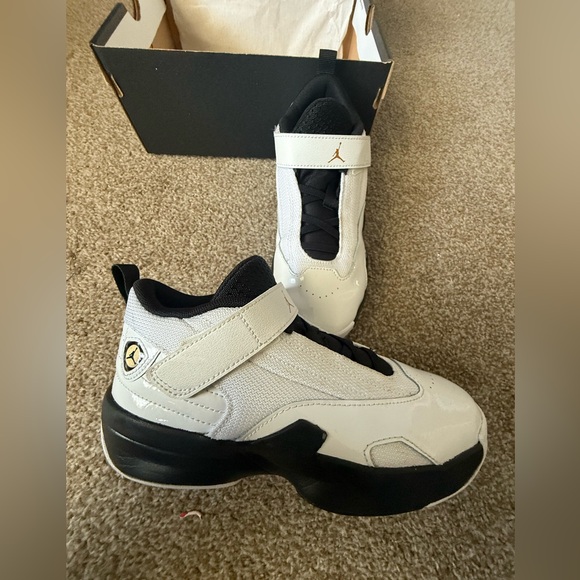Nike | Shoes | Nike Jordan Max Aura 6 Size 2y | Poshmark